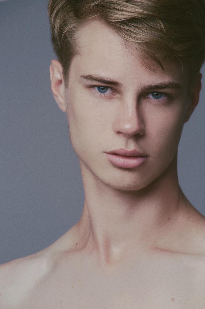 Cláudio Hell by Luis de La Luz | Brazilian Male Model